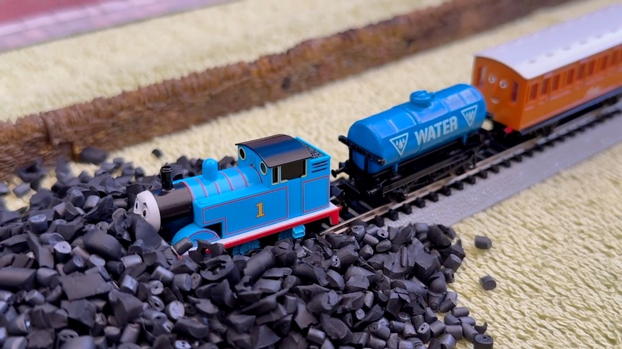 Small Thomas Trains Crashing - Compilation