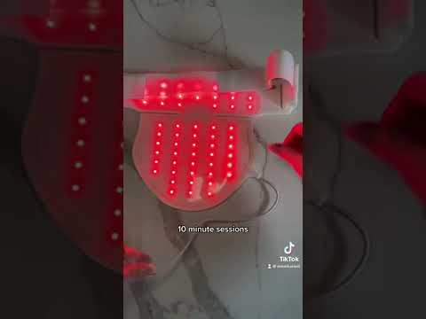 Why you should be taking care of your neck & chest with #ledlighttherapy #omnilux #neckskincare