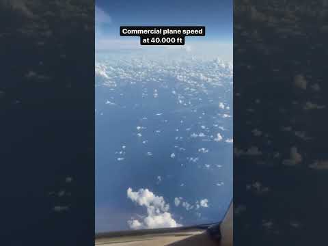 The speed of a commercial airplane at 40 000 feet ✈️
