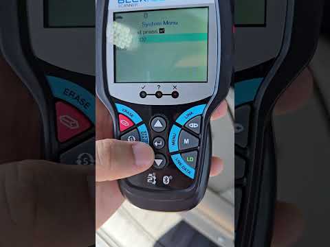 This diagnostic scanner does the job. #mechanic #carscanner #diycarrepair #blcktec