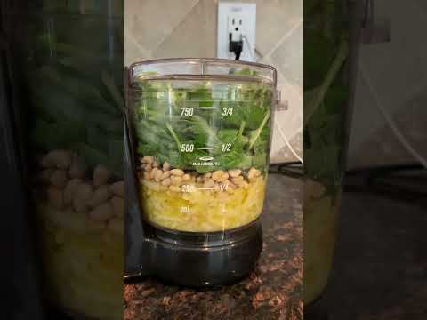 How to plant basil to make your own pesto #garden #basil #pesto #italianfood