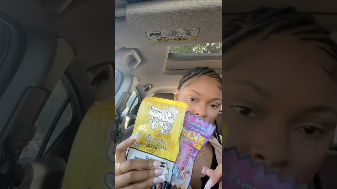 Roll a Blunt with Me ft. Boss Leaf🍂 #asmr  #rollup #bossleaf #weedgotmefaded #smoke #stonerthings