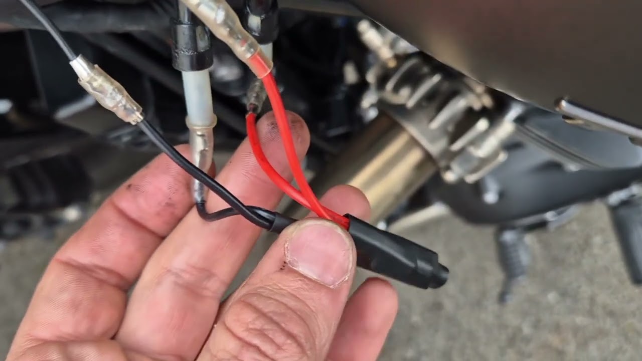 How to fit inline resistors on a Triumph Bobber motorcycle with LED indicators/ blinkers.