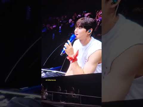 Eunwoo's happy reaction to the fan vid project made by Filipino Arohas ???? -JOTM Manila 2022