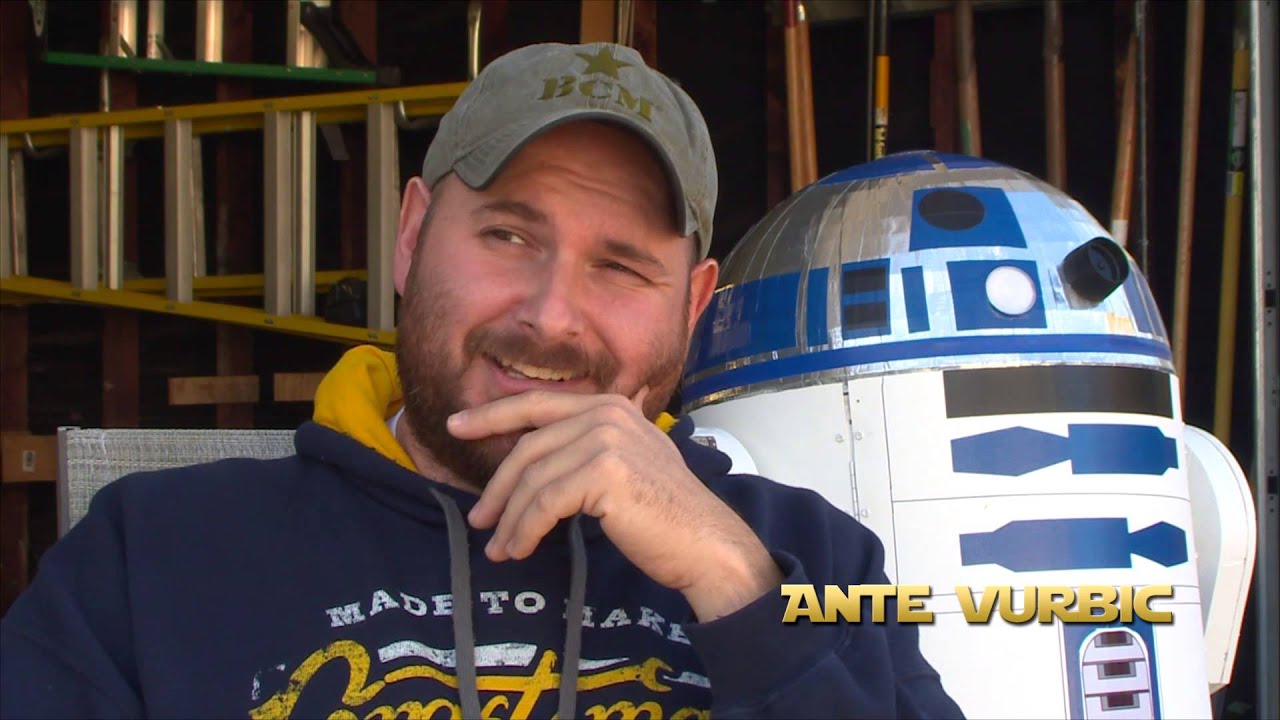 Building a working R2-D2 costume