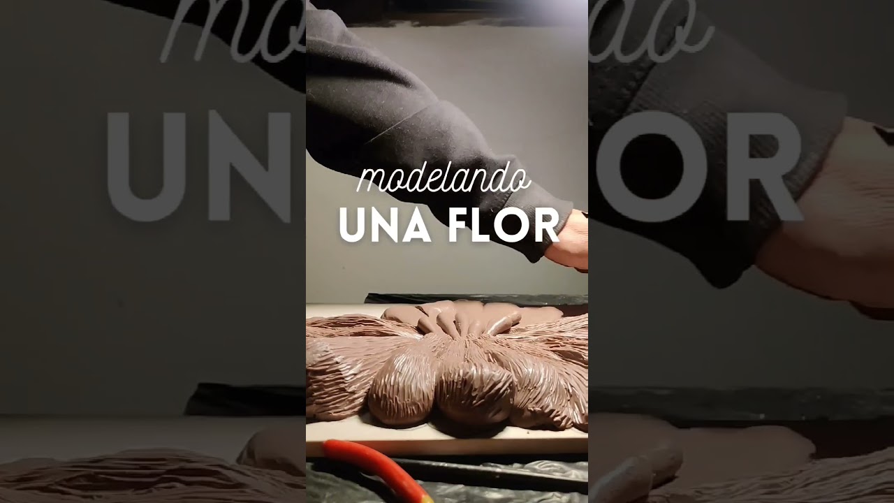 #Modelado #flor en #clay, #molde y copia #decor #escultura #sculpture #mold #silicone #wallsculpture