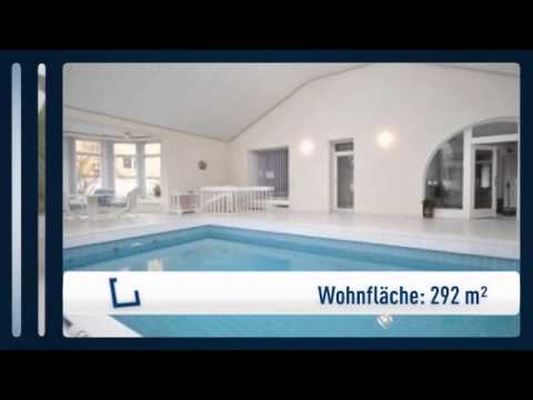 Das Hallenbad für den großen Auftritt: Das Wohnhaus ein attraktives Refugium mit viel Platz...