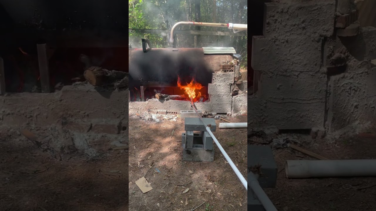 Small waste oil pyrolysis plant producing diesel from waste oil and recycling gases