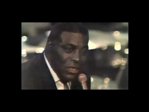 Howlin' Wolf "smokestack lightning" live 1964