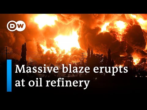 Oil refinery in Indonesia catches fire | DW News
