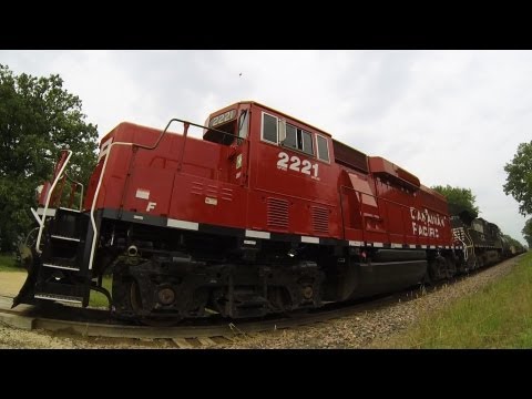 BCOL 4608, KCS 4687 and CP 2221 Ultra-Wide Power Views on 6-25-2013
