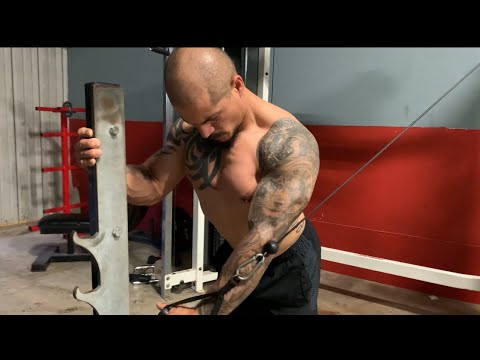 Lower pec definition training