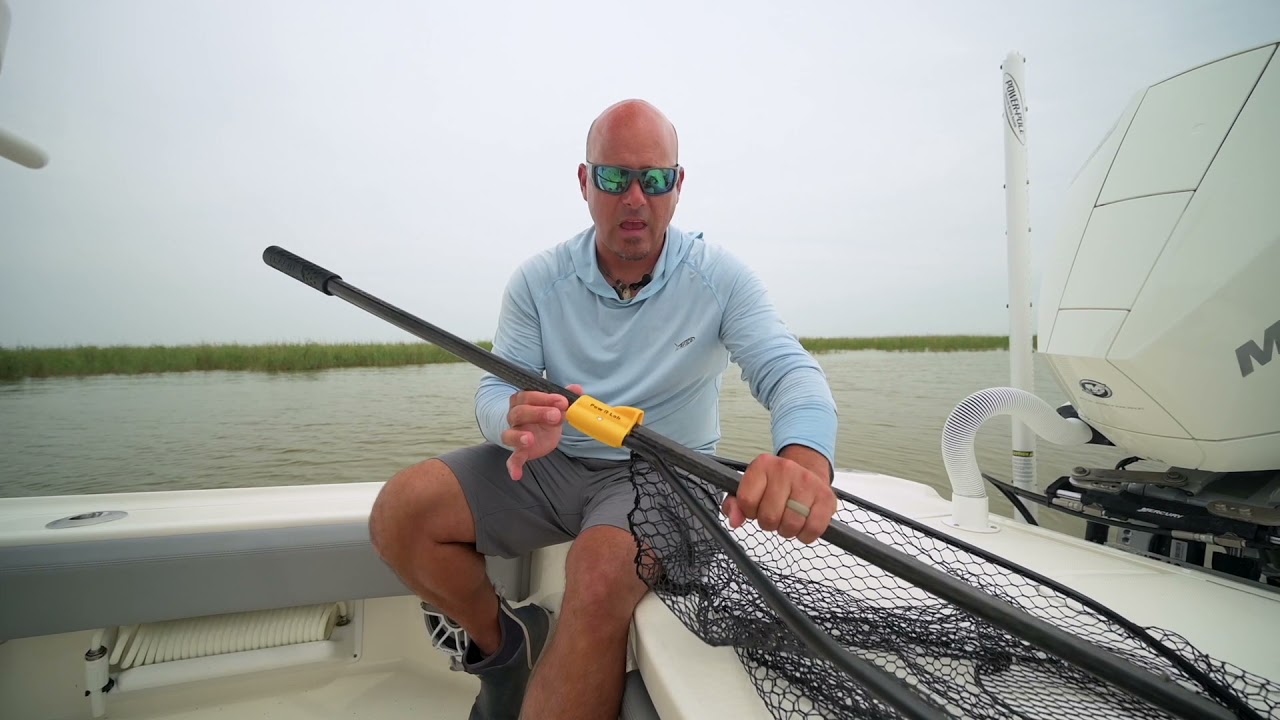 One-handed catches have never been easier with the all-new Conservation Ultralight fishing net.