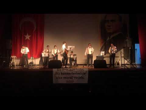 Akhisar Belediyesi Evde Kal canlı sosyal medya konserleri Müziksel Band Orkestrası