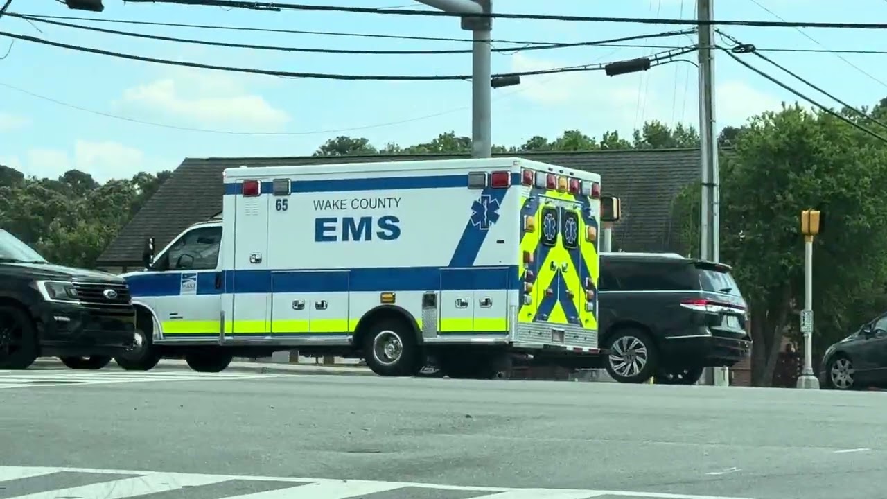Wake County EMS Paramedic 65 Responding Code 3 