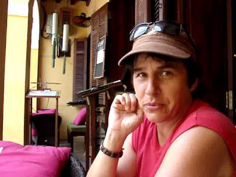 Saying "No" in Vietnamese.