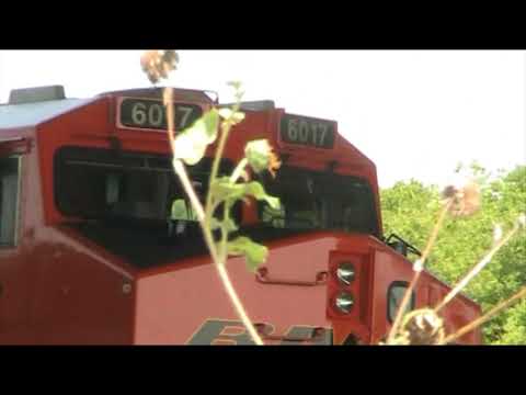 Railfanning Tower 55 and Saginaw,TX Ft. BNSF 6017