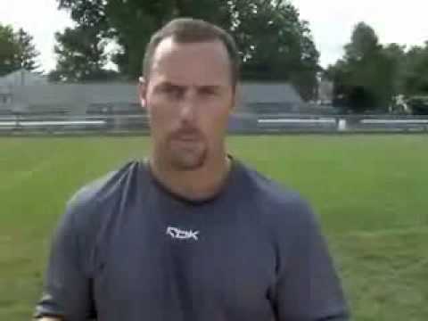 David Akers of the Philidelphia Eagles kicks a 64 yd field goal.