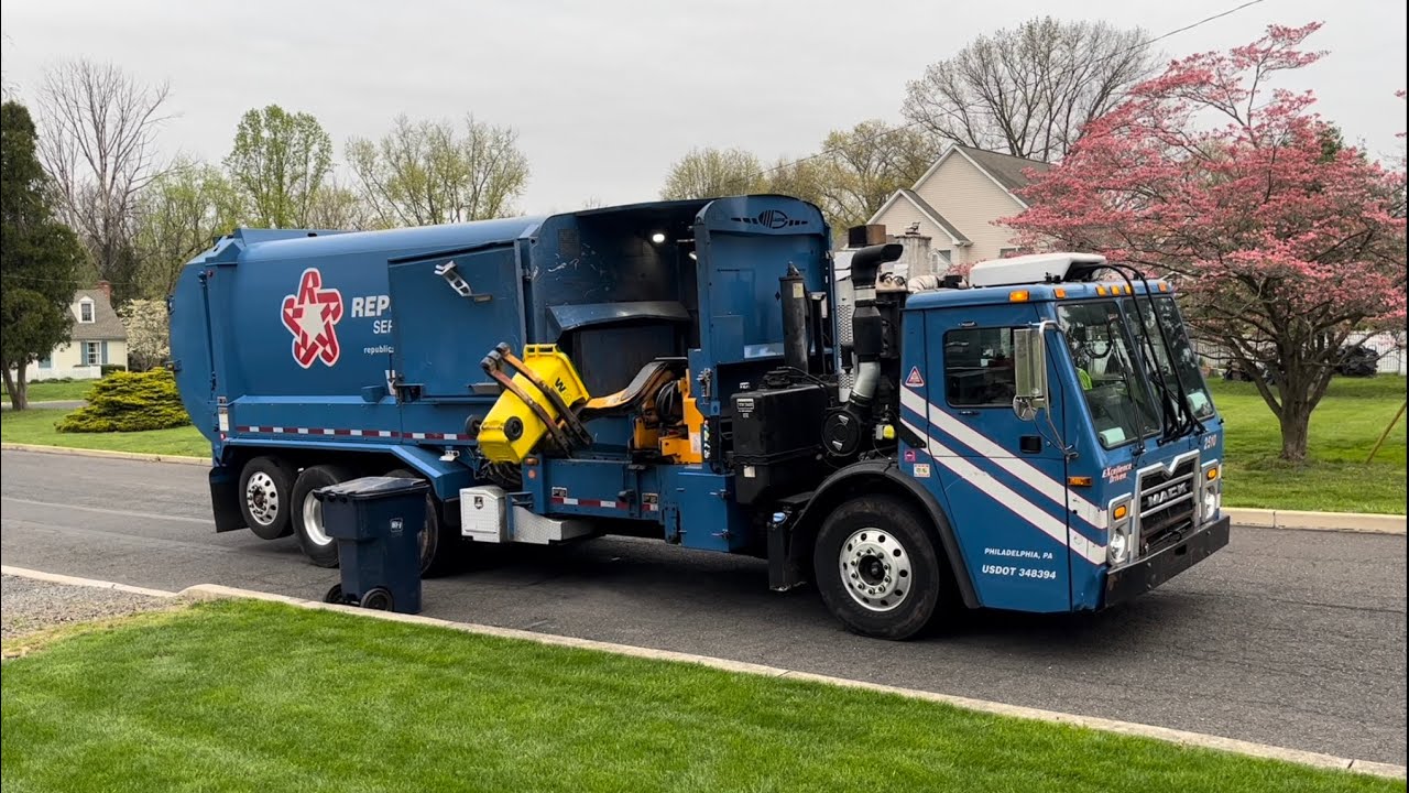 Republic Services garbage trucks: My collections 2022
