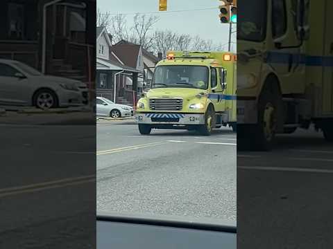*Air Horn* Massive Cleveland EMS Ambulance Responding