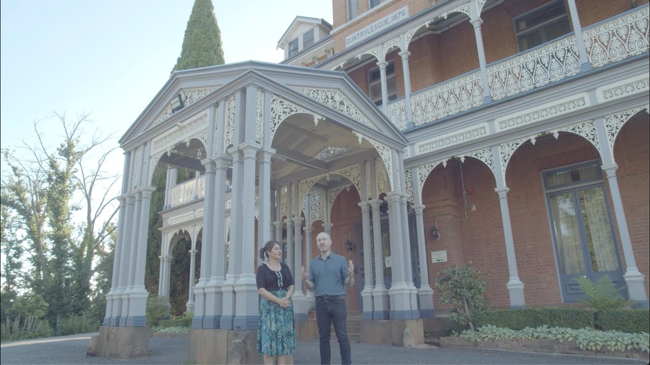 Psychic medium visits a haunted house & meets all the ghosts that live there!