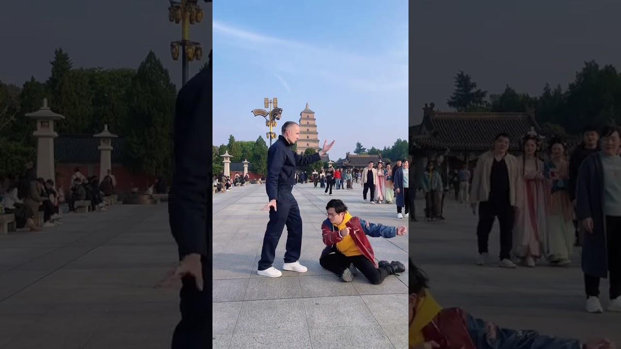 Real Fast Robots - Popping dancer 小汤大战发条人 #机械摇头舞 #发条人 #机械舞