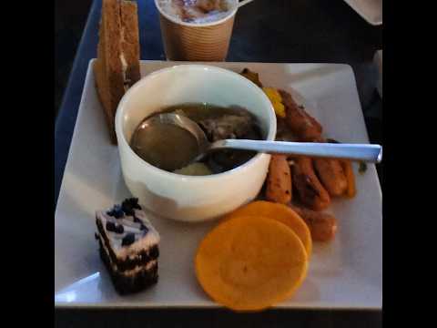 How do you get free food from the airport lounge access