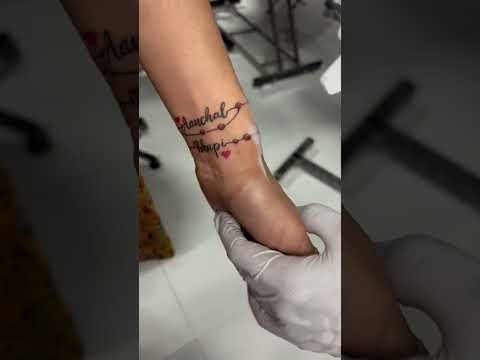 Bracelet tattoo with names