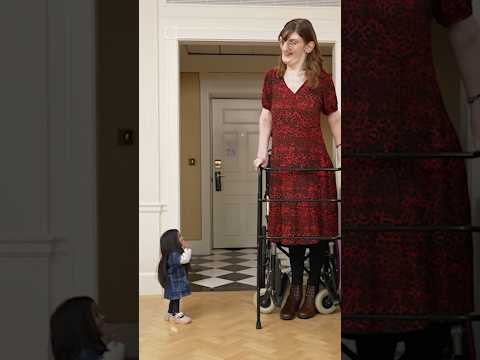 Shortest woman Jyoti Amge 🇮🇳 and tallest woman Rumeysa Gelgi 🇹🇷 just met for the first time!
