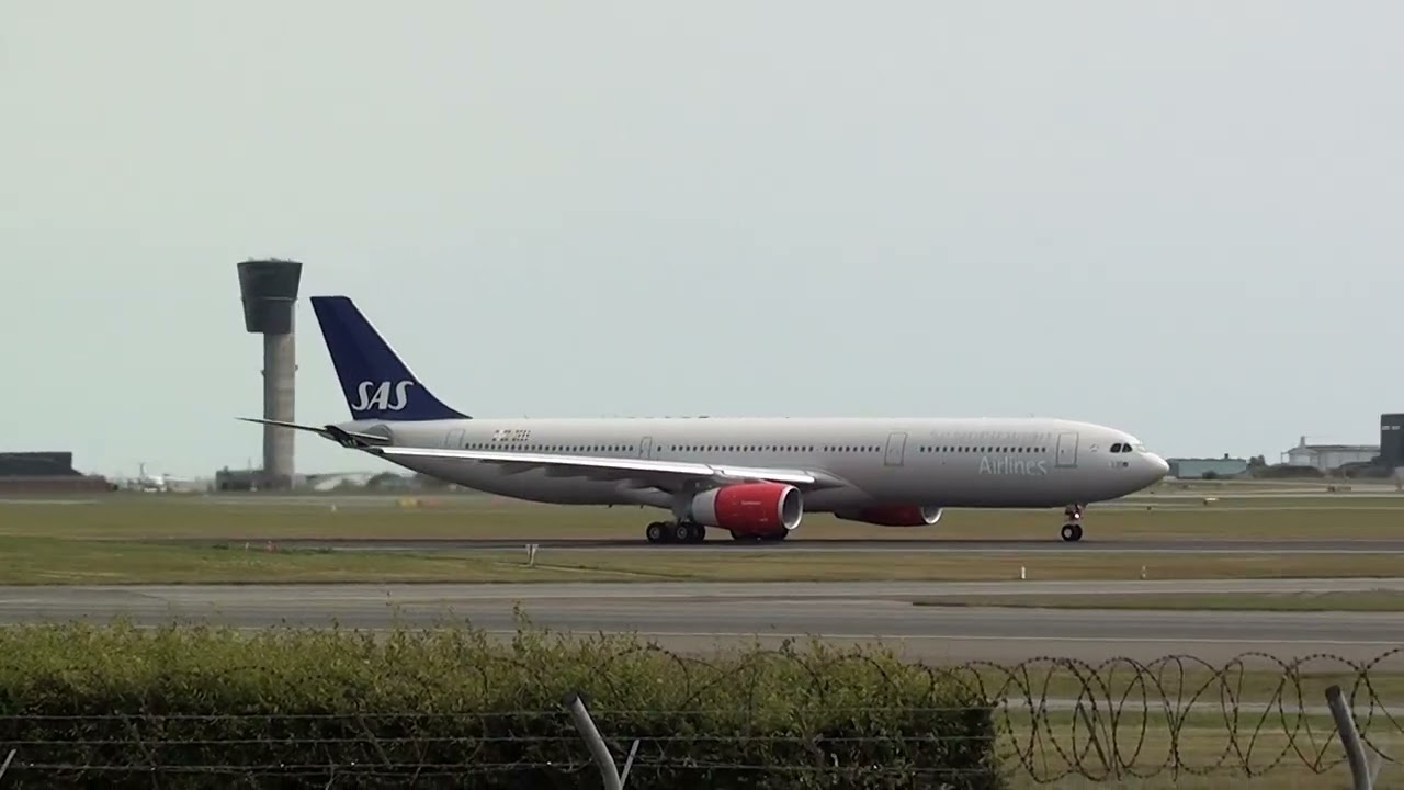 Airbus 330-300 SAS - take off rw 22R - EKCH - july 19 - 2019