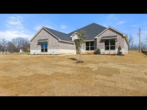 10115 Ravenswood Rd, Granbury, TX // Elevate Realty Group