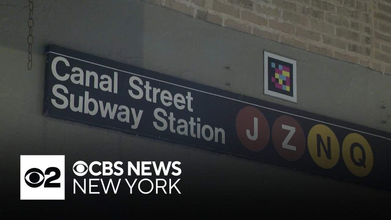 15-year-old stabbed on Manhattan subway train, police say