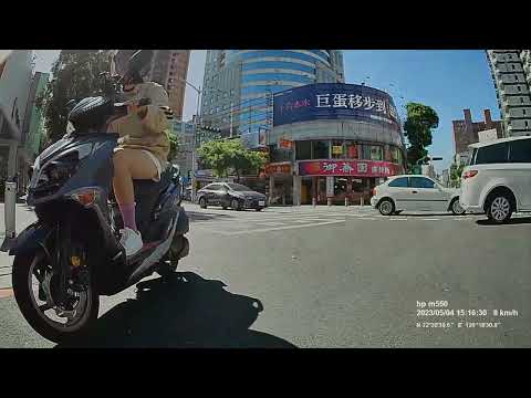 不暫停讓行人先行通過。(44.2) | WoWtchout - 地圖型行車影像分享平台