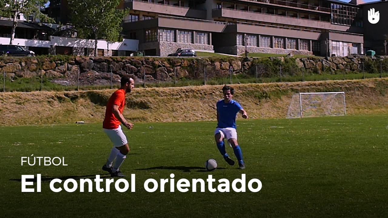 Cómo hacer un control orientado - Aprende a jugar al fútbol | Sikana