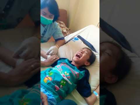 Tidak takut suntik Anak Paling Kuat dan Berani dari SD PK Muhamadiyah Solo