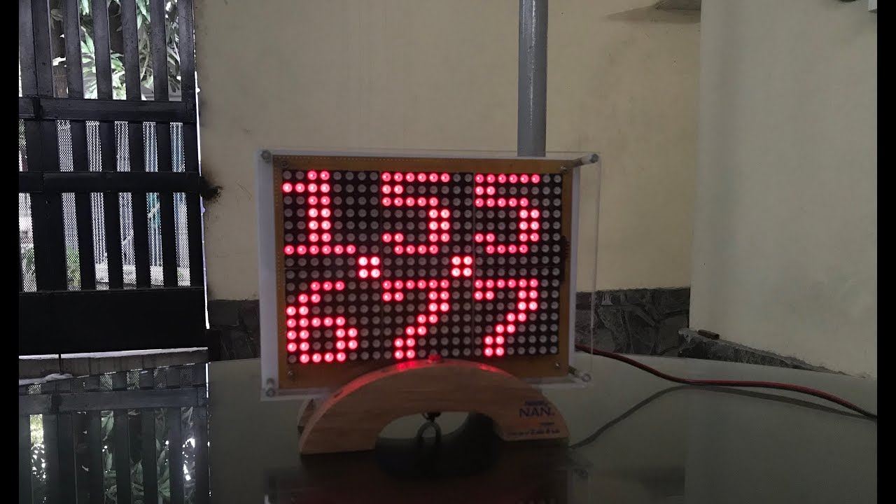 MULTI-EFFECTS INTERNET CLOCK WITH MODEMCU