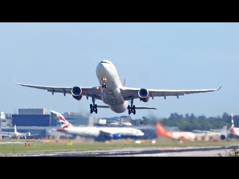 Plane Spotting at London Gatwick Airport - Departures Runway 26L