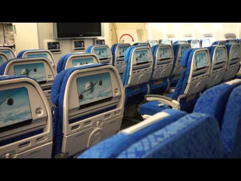 Cathay Pacific City tour - 777 mockup and new Economy Class seats