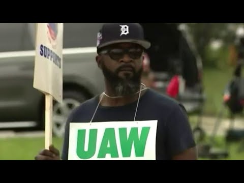 Temp status, health care top list of concerns for UAW members on strike