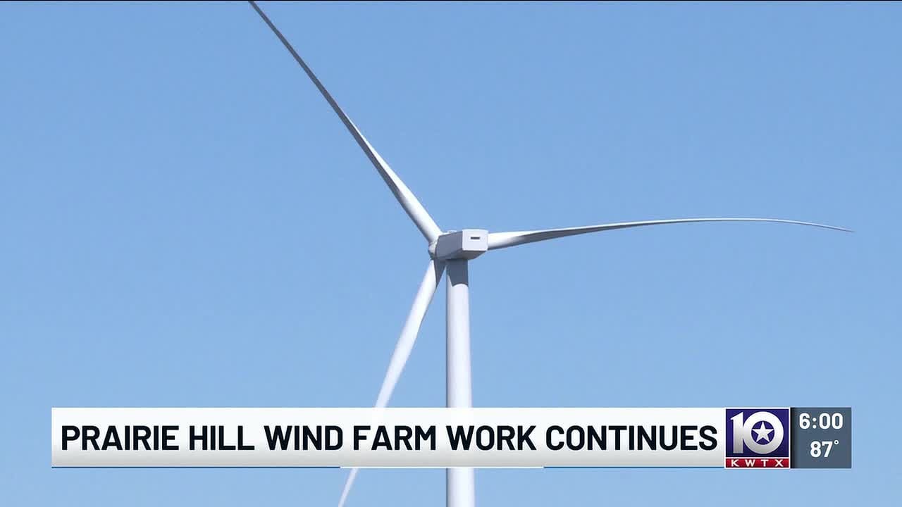 Prairie Hill wind farm replacement project continues near Mart, Texas