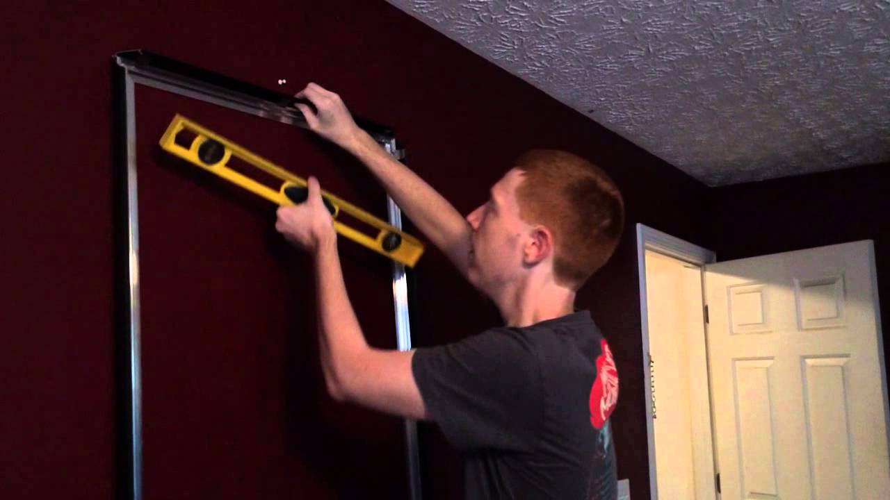 Single Person Spotlight Displays Install Trick