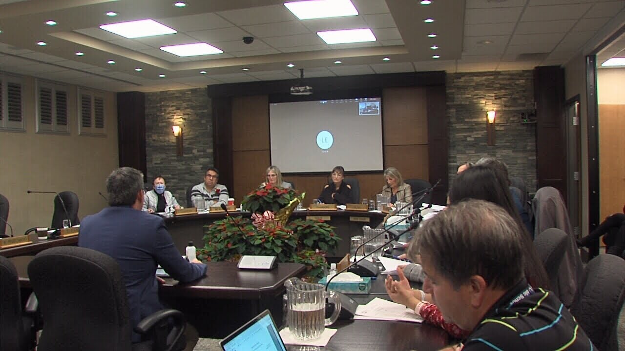 New Lakehead School Board holds first meeting
