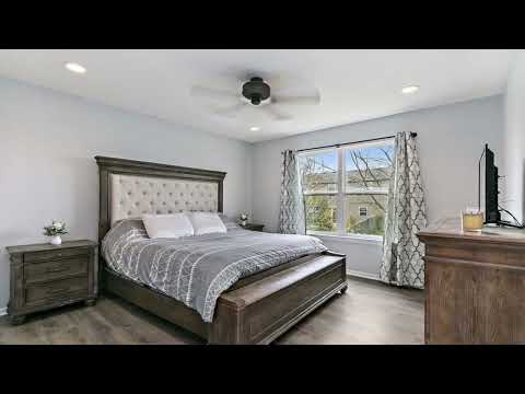 23 Boathouse Road, Pingree Grove, IL 60140