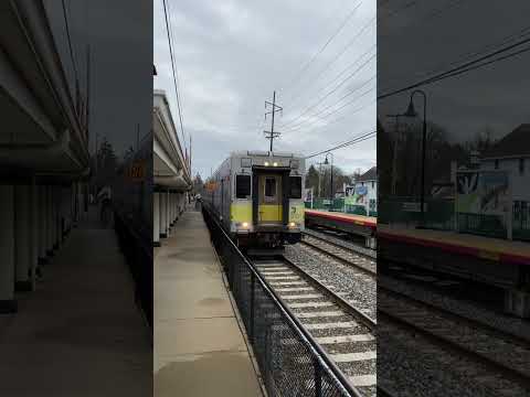 Long Island Rail Road | Oyster Bay Branch Arriving at Locust Valley #shorts #lirr #oysterbay #mta