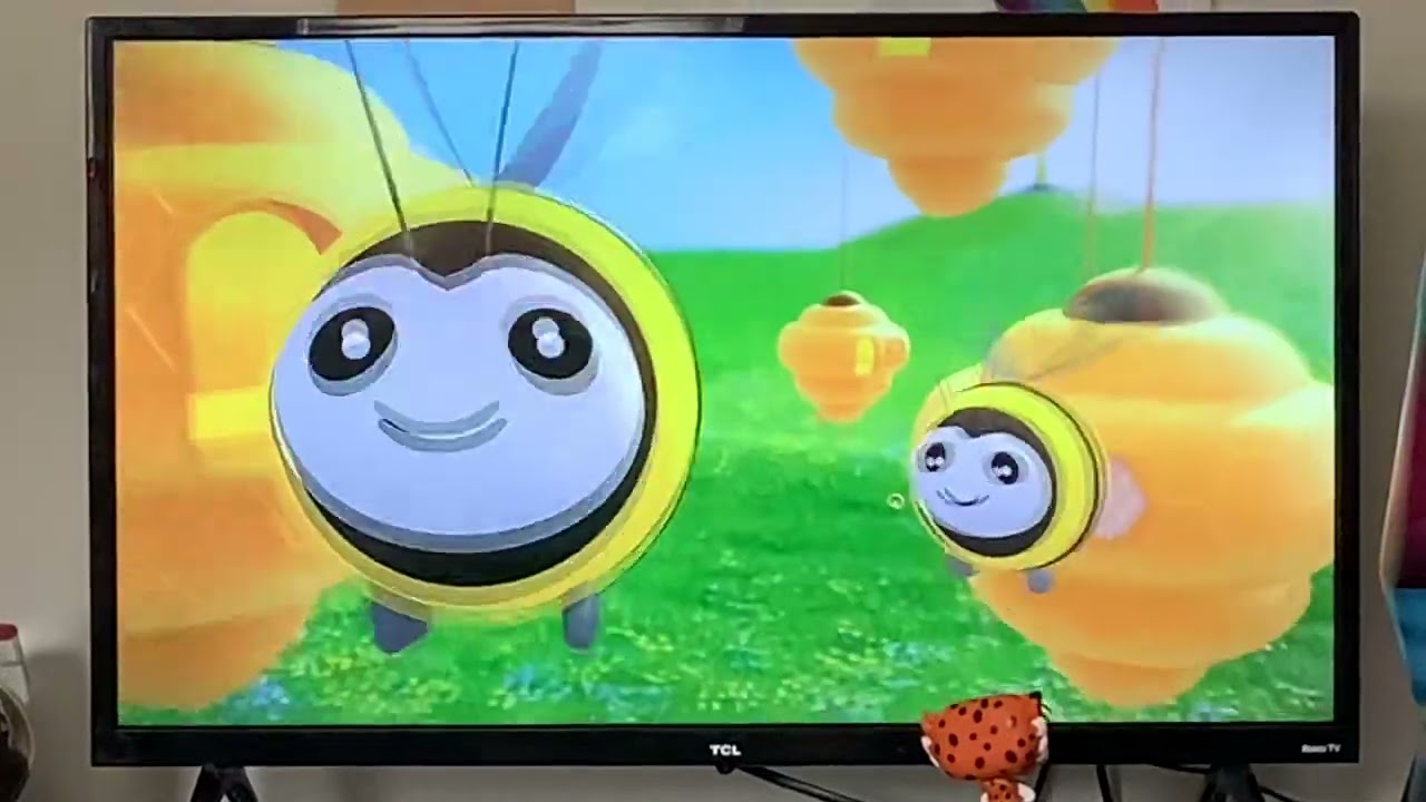 Treehouse bee Logo