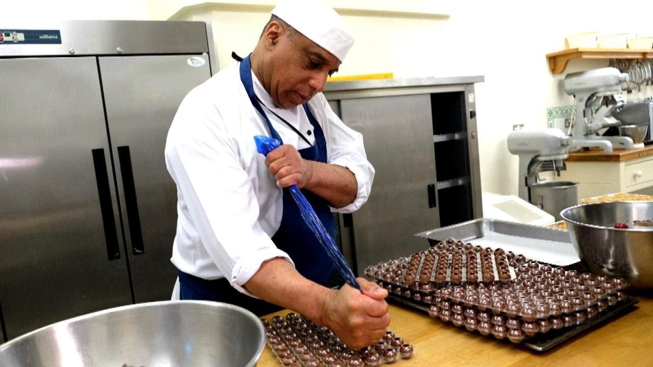Inside the Royal Kitchen at Windsor Castle for Prince Harry and Meghan ...