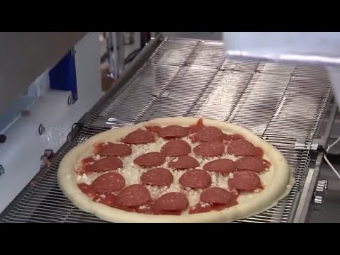 Former rocket scientists build mobile pizza robot in Los Angeles