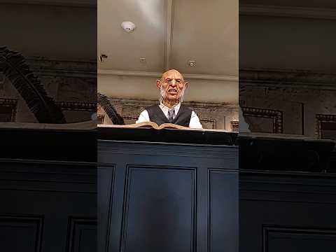 Gringotts Bank Goblin 🪄✨️🪙 Money Exc @UniversalOrlando #shorts #universalorlando #wizardingworld