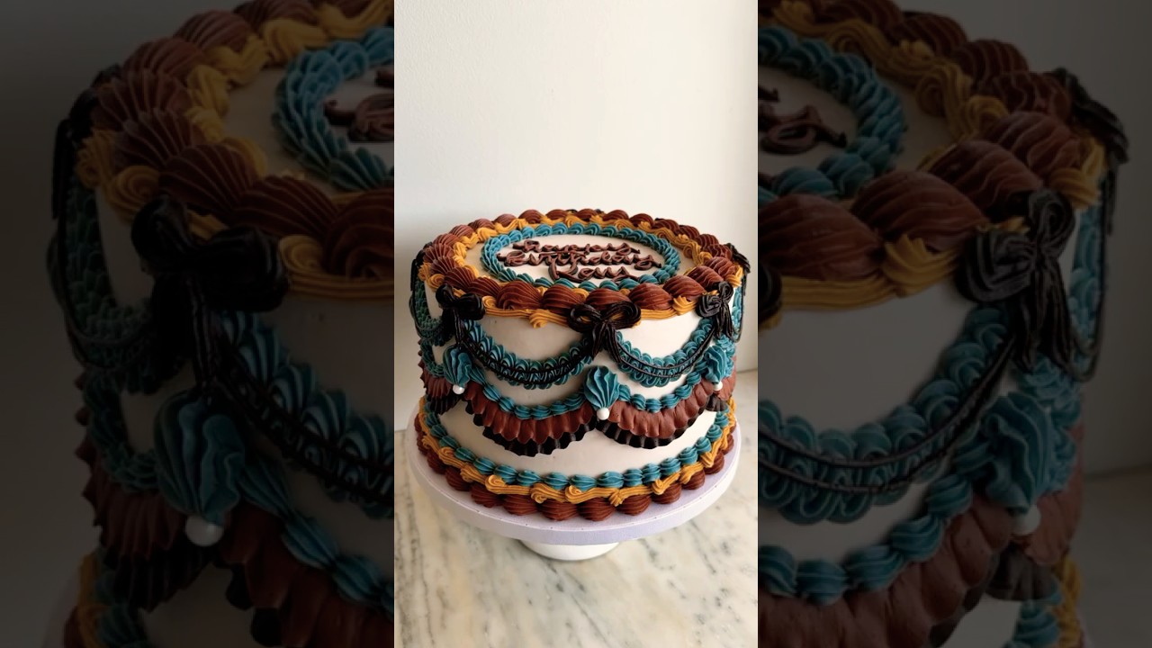 Are we ready for fall colors yet? #cakedecorating #shorts #vintagecake #cakedecoratingideas #cake
