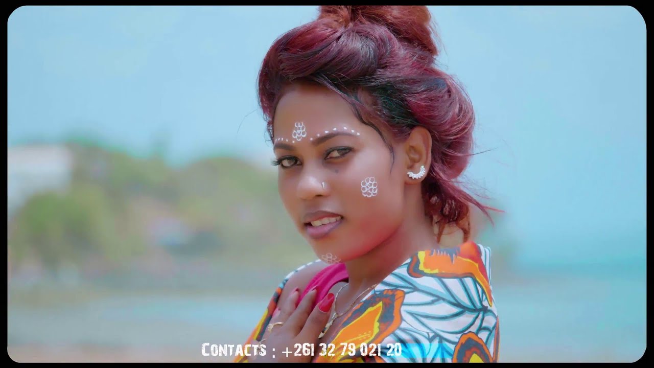 Bonne Année by Ninah Wen from Madagascar | Popnable